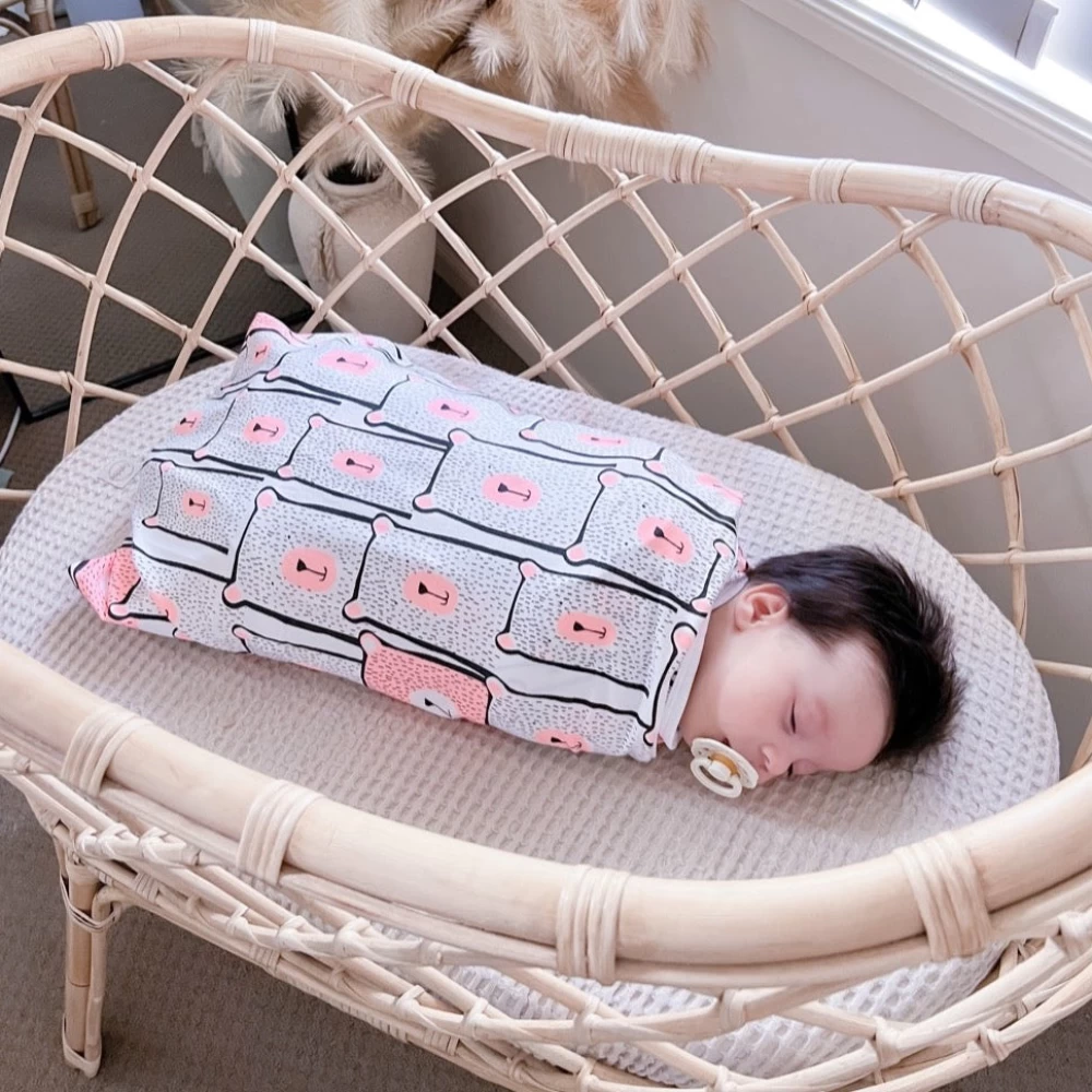 One Fine Baby - Koala Hugs Newborn Swaddle Wrap in Pinky Bears